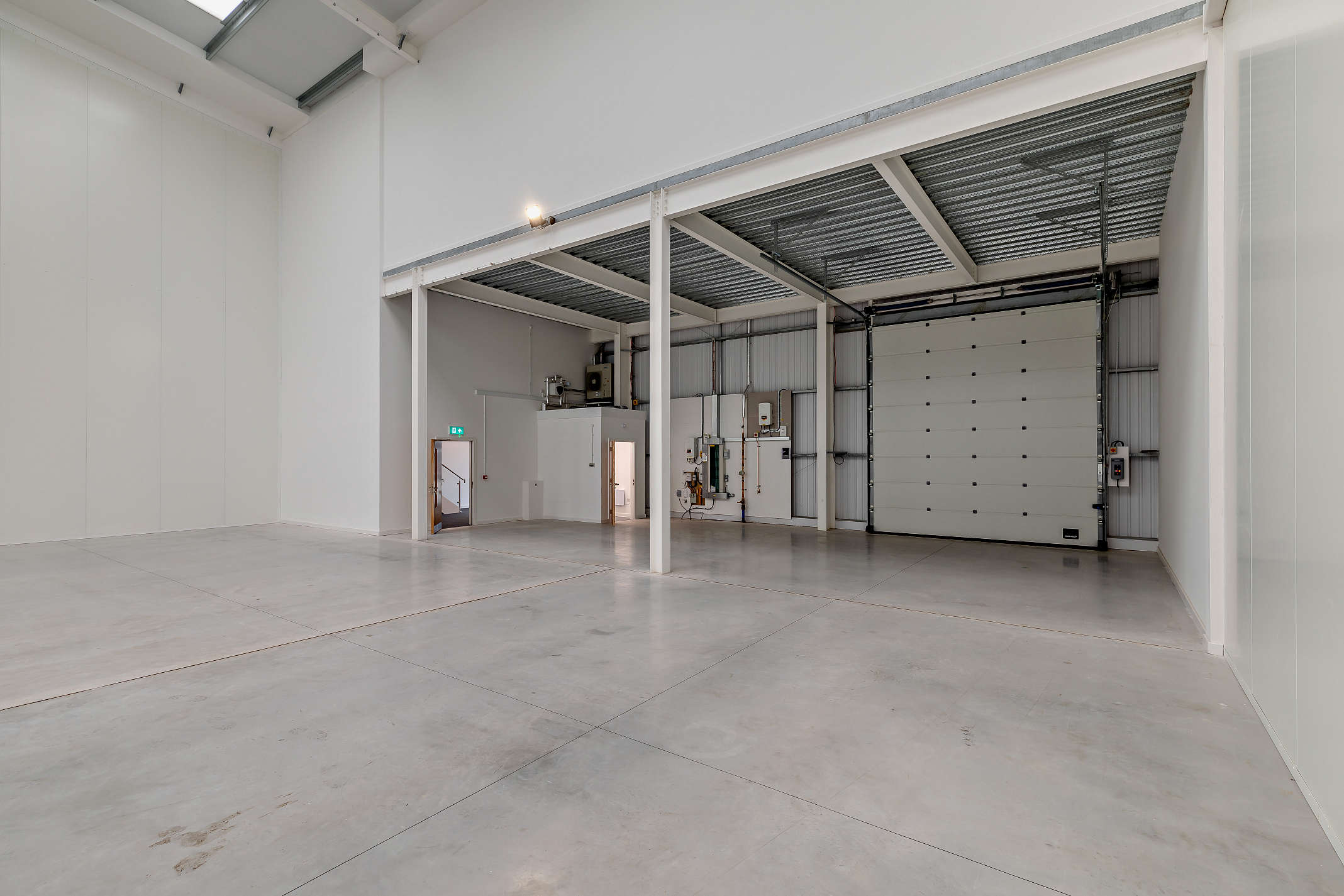 8222sq ft Industrial unit to let in Lydia Becker Way, OL9 9GP | Indurent