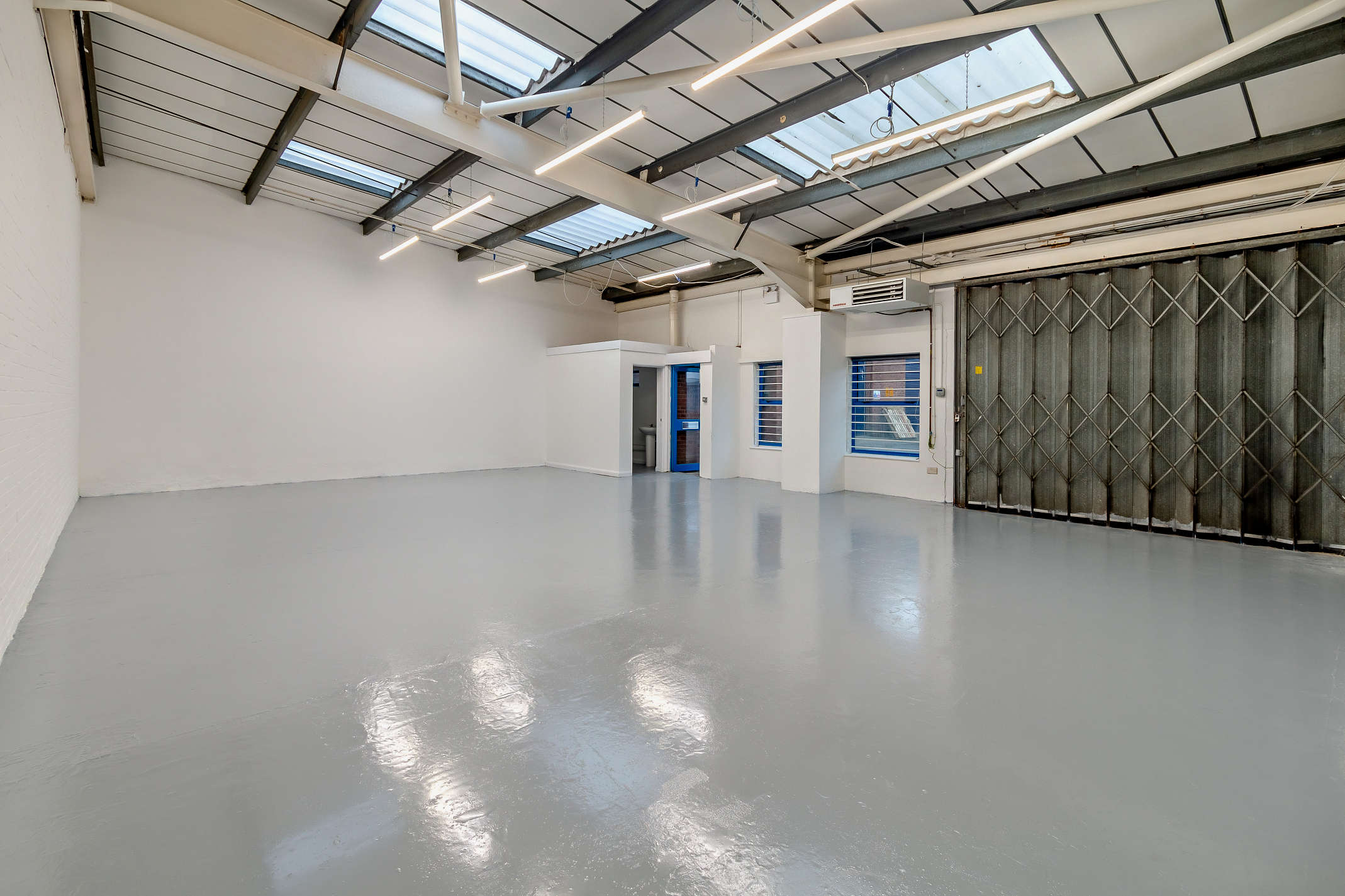 1112sq ft Industrial unit to let in Willowbrook Road, BN14 8NA | Indurent