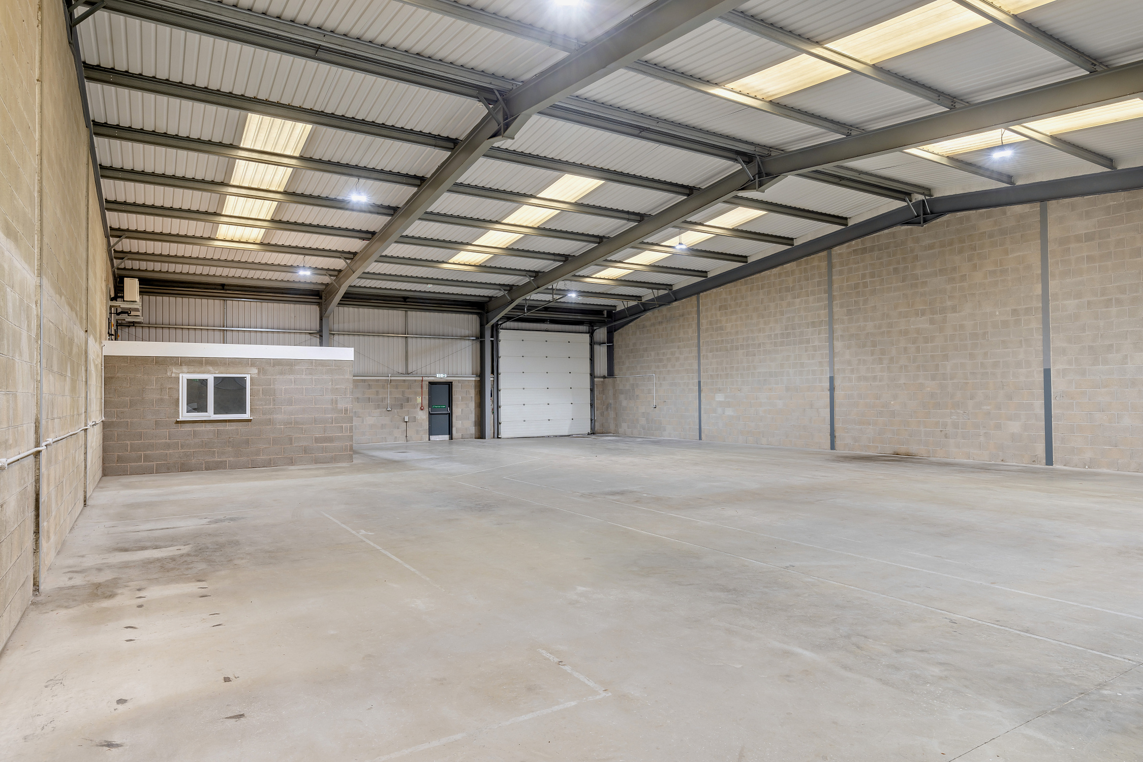 4777sq ft Industrial unit to let in Trident Industrial Estate, Warrington Road, WA3 6AX | Indurent