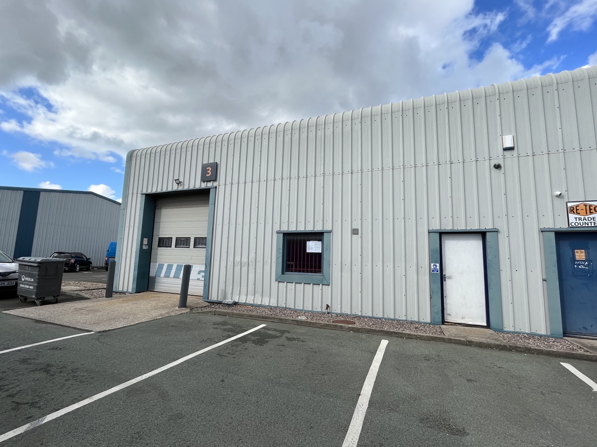 2220sq ft Industrial unit to let in Sixth Avenue, CH5 2LE | Indurent