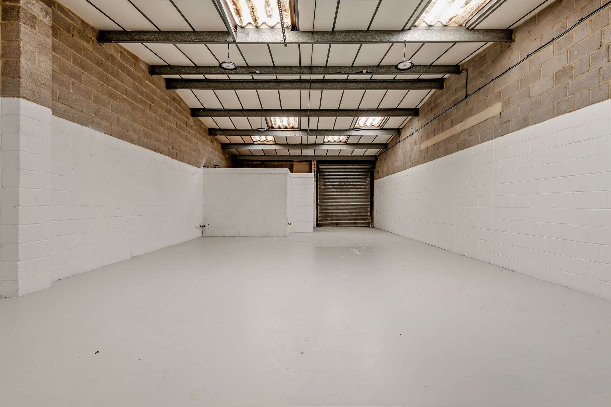 1215sq ft Industrial unit to let in Poulton Close Business Centre, CT17 ...