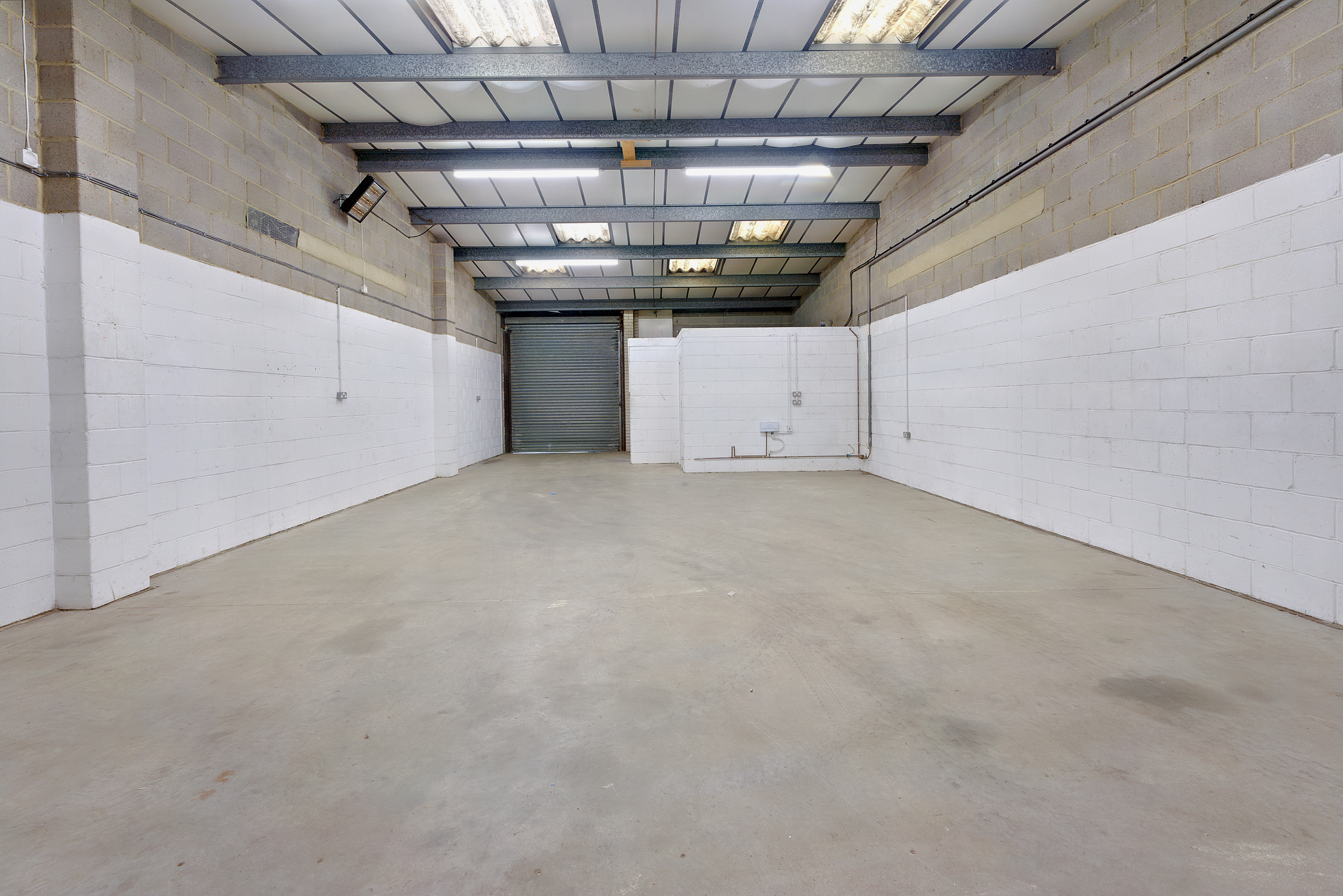 1215sq ft Industrial unit to let in Poulton Close Business Centre, CT17 ...