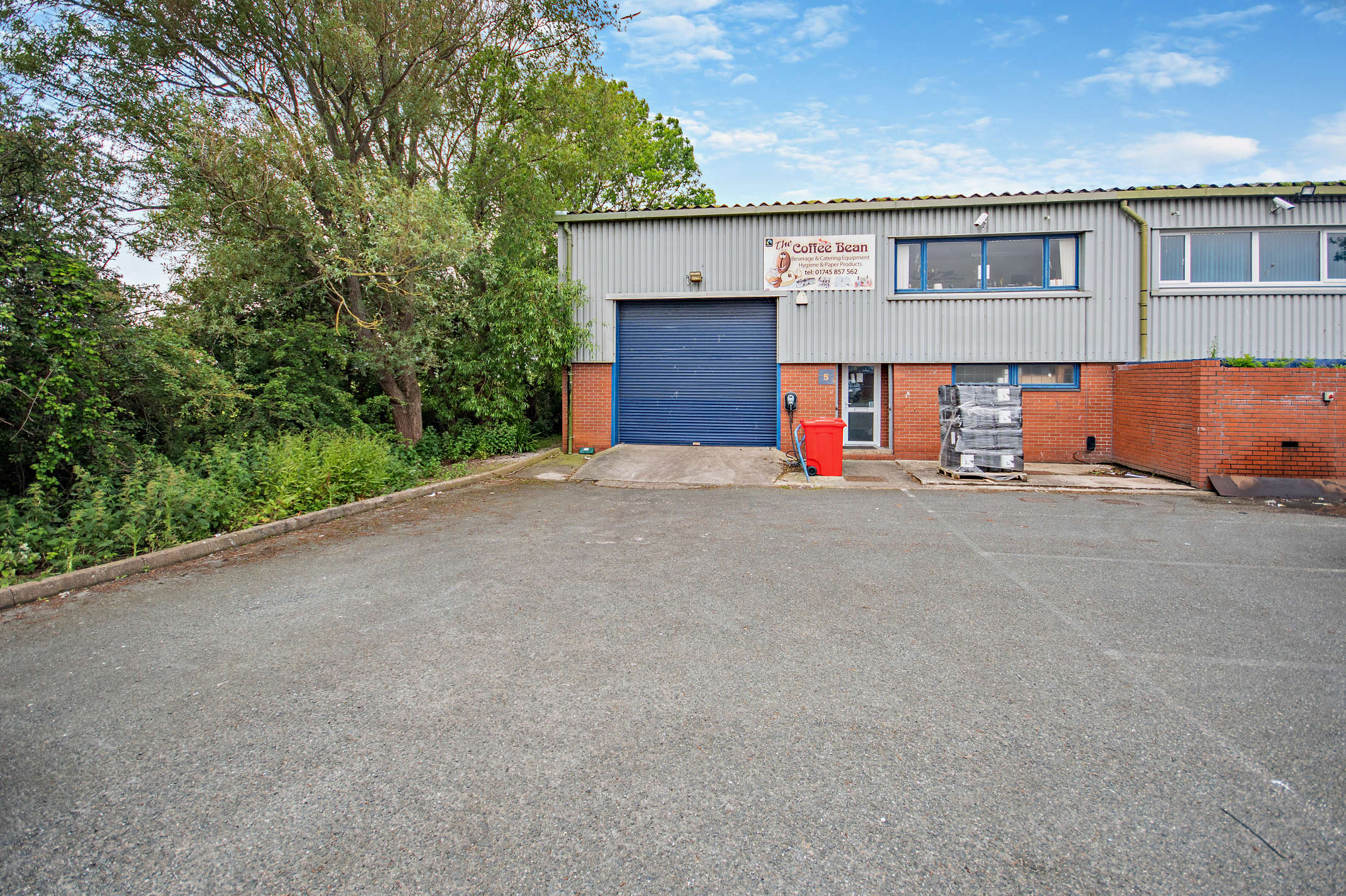 2965sq ft Industrial unit to let in St. Asaph Avenue, LL18 5JH | Indurent